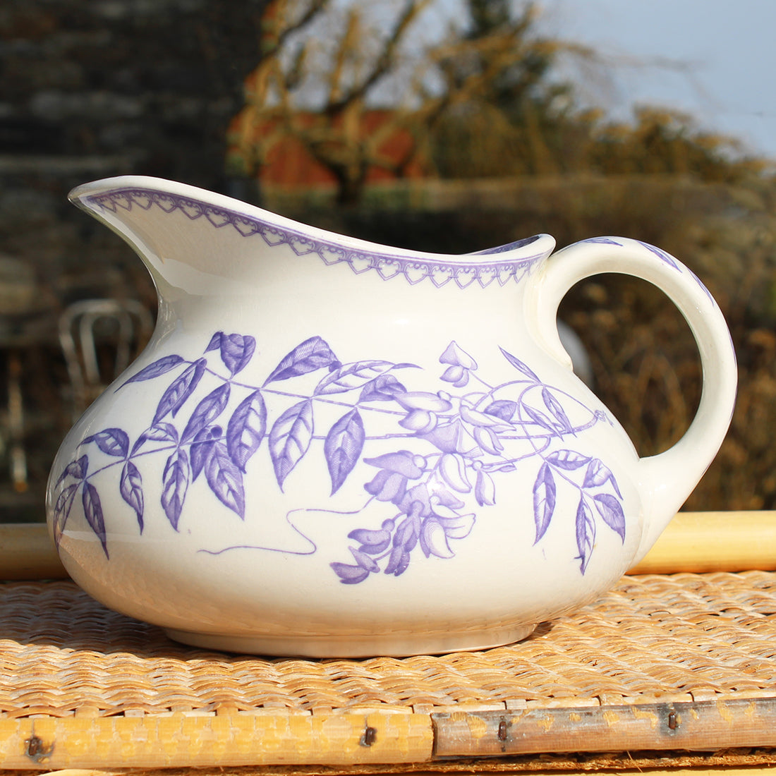 Ancien broc de toilette en faïence de U & C Sarreguemines modèle Glyci ...