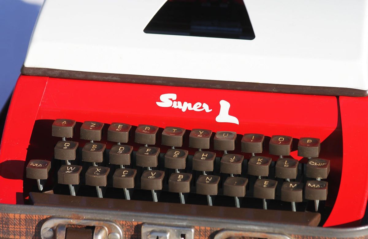 Junior typewriter vintage orange red model Super L Lilliput – La Roue ...